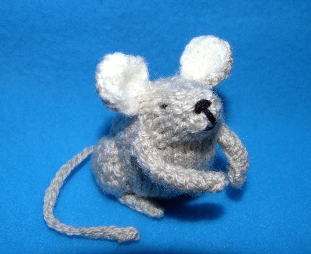 Little Knitted Mouse - Etsy UK