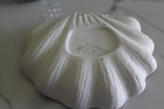 Clam Shell Little Dish, Tray, Catch all - Gem