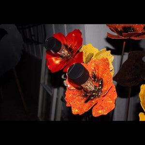 One Metal Poppy Solar Light Flower - Etsy Canada