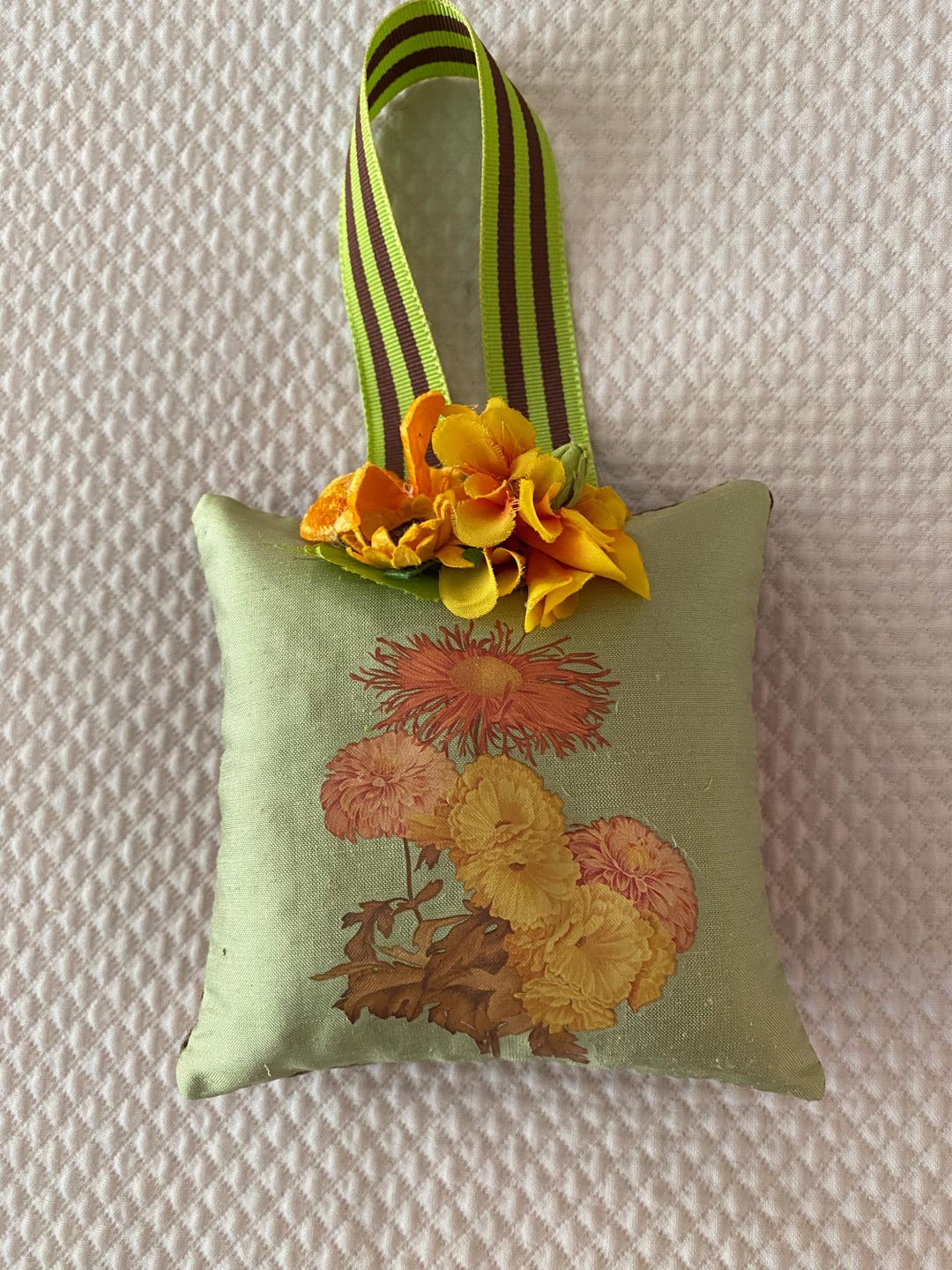 Hanging Lavender Sachet, Boho Spring Ornament, Cottage Door Hanger ...