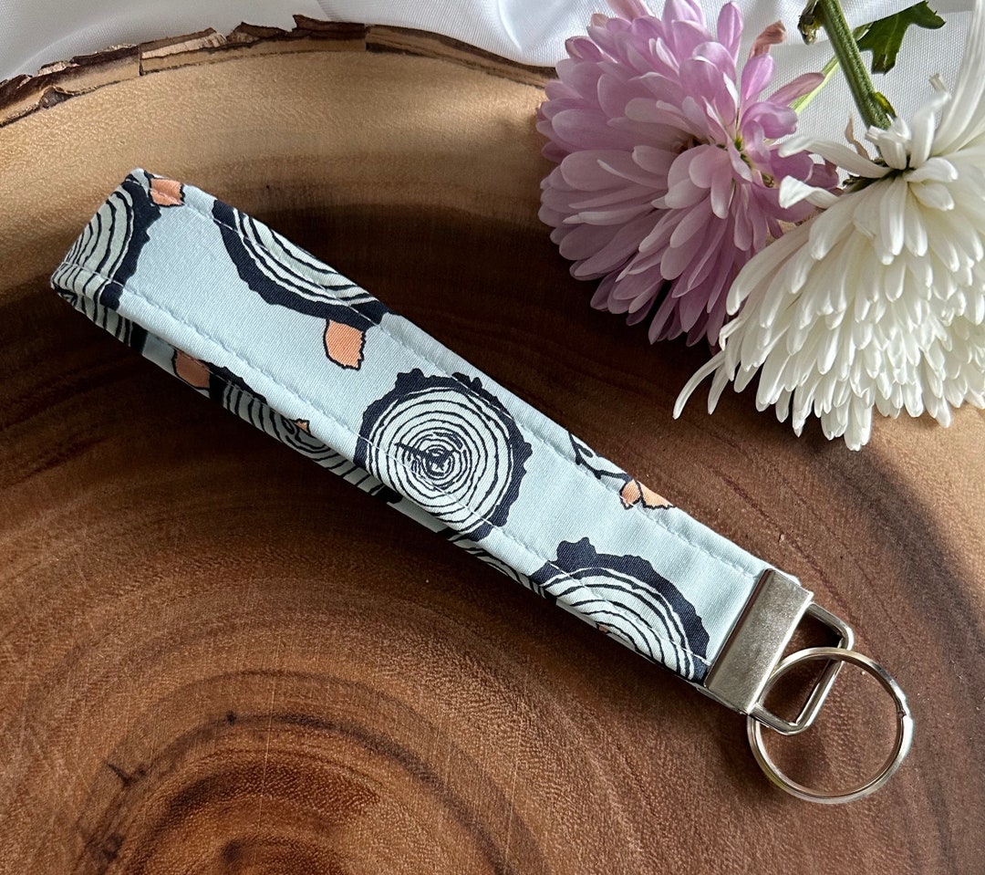 Snoqualmie Key Fob // Wrist Lanyard - Etsy