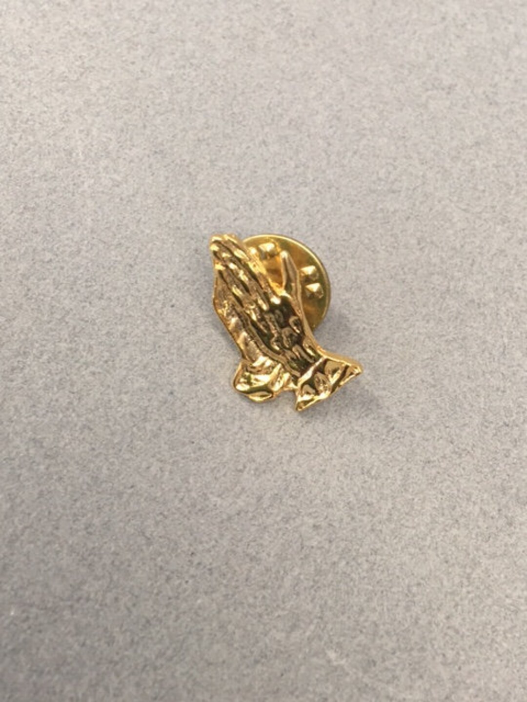 Praying Hands Brooch Lapel Pin Prayer Thanks Gold Tone Vintage ...