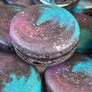 Galaxy and Alien Macarons - Etsy