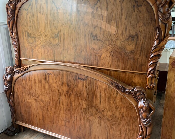 Early Stunning Wood Flame Mahogany Queen Headboard and Footboard Bed ...