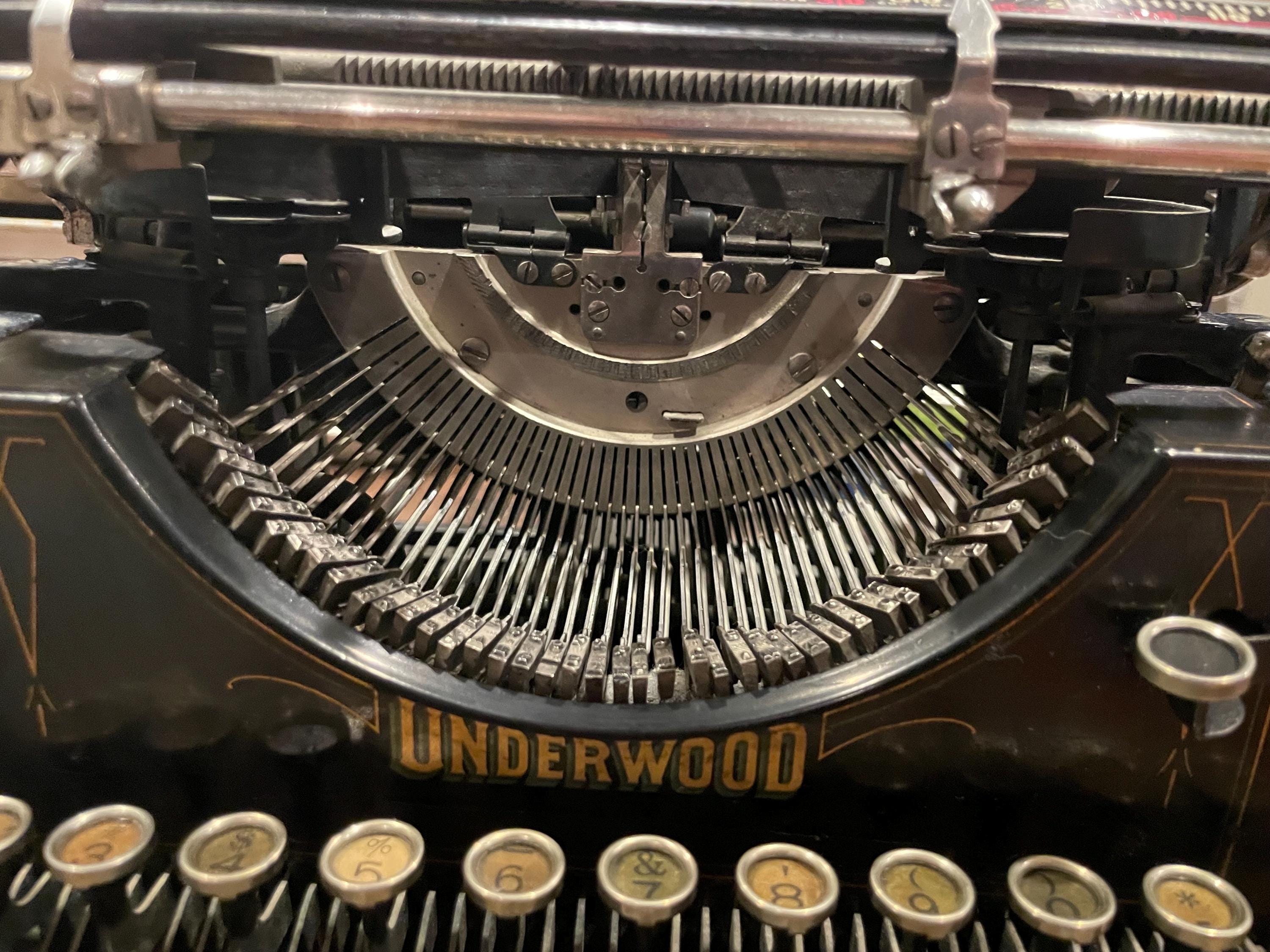 1925 Underwood Typewriter No. 5 - Phenomenal Condition. All Keys Work ...