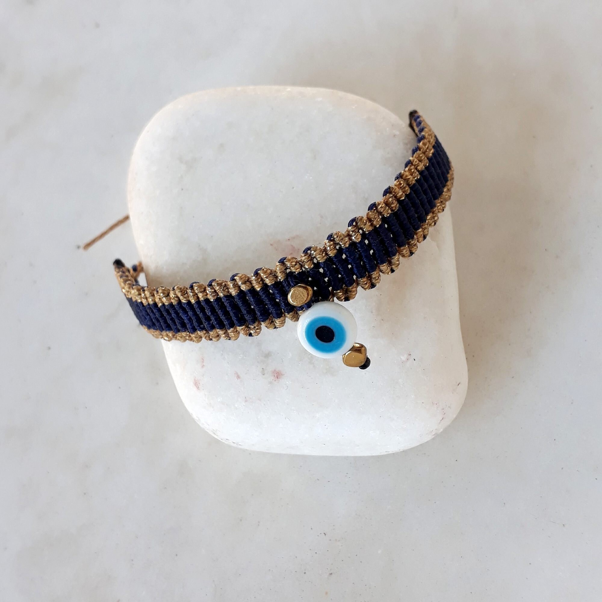 Pulsera de macramé micro azul con perla de ojo maligno | Etsy