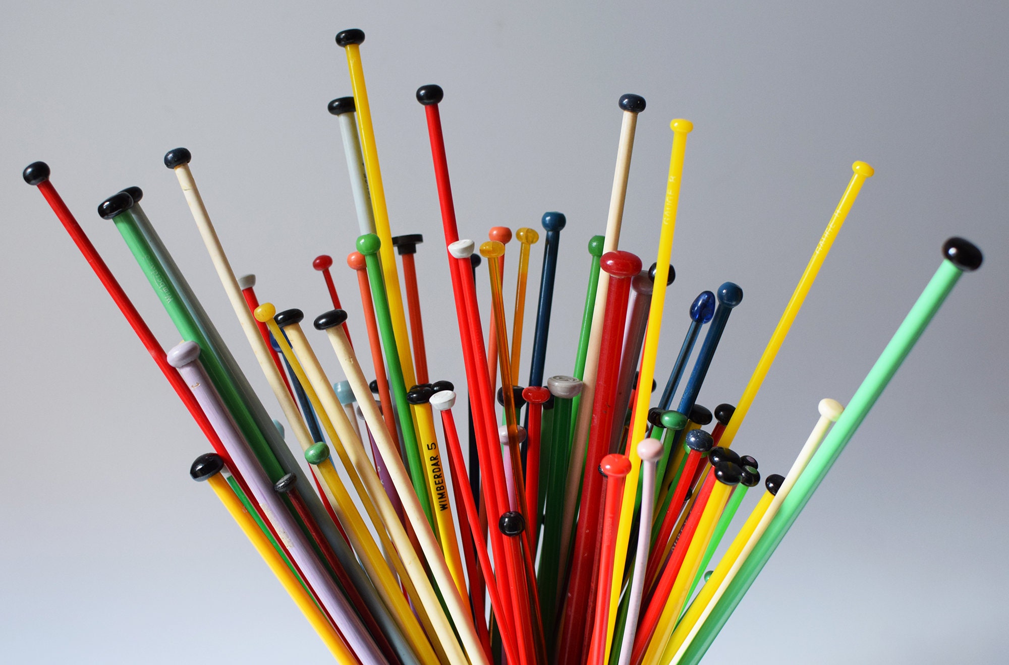 Vintage Knitting Needles Rainbow Colours 79 Count Pairs and Singles - Etsy
