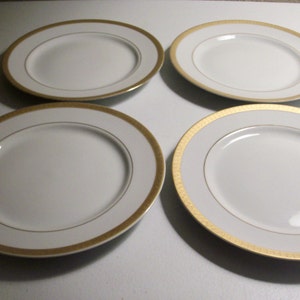 Gabbay Queen Victoria Set of Four Dinner Plates - Etsy