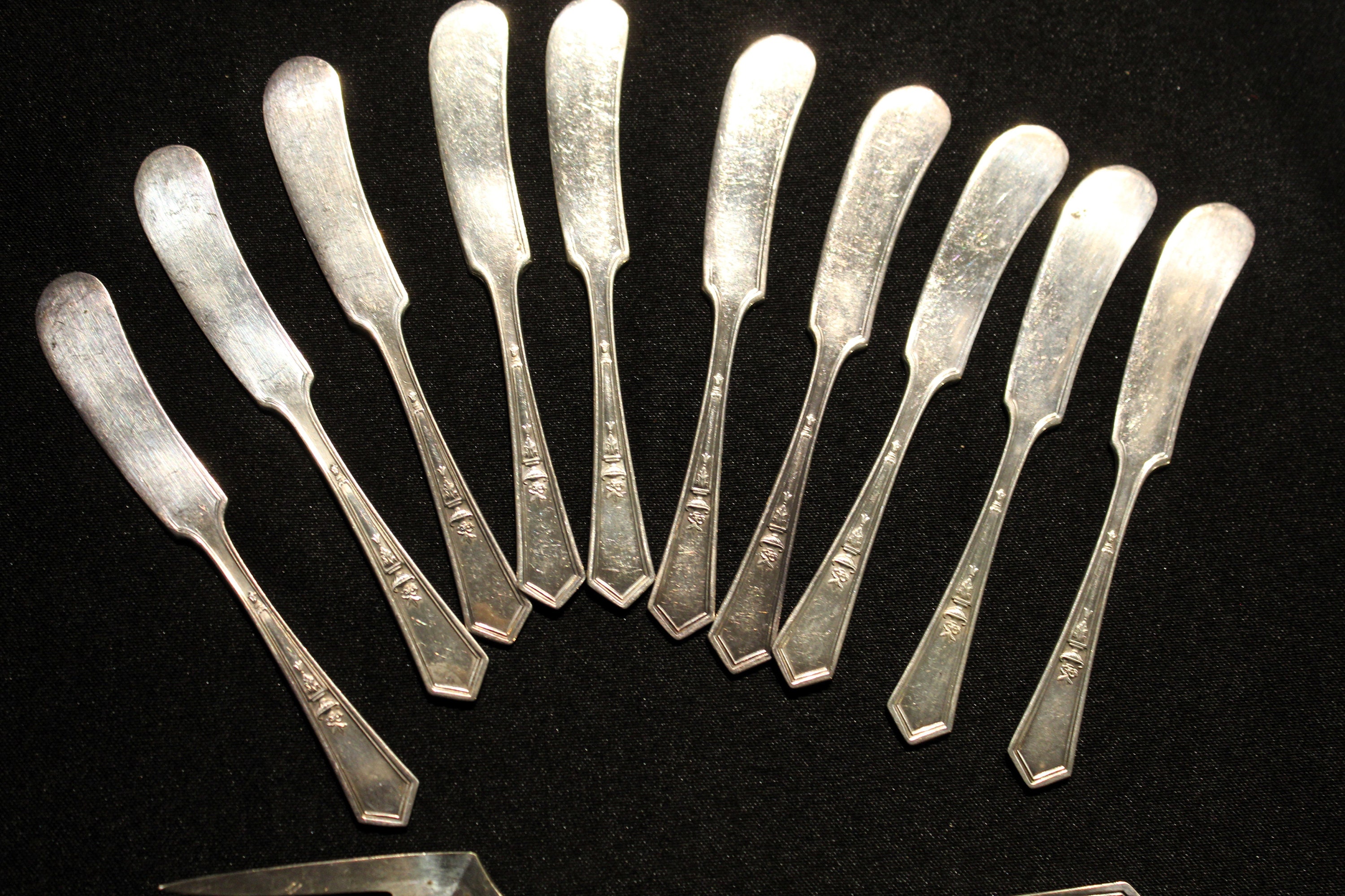 Rogers La Touraine Antique 12 Piece Flatware Set - Etsy