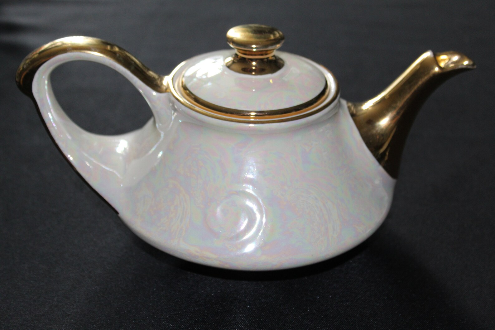 Pearl China Company Teapot Iridescent 22kt Gold Hand Decorated Tea Pot ...