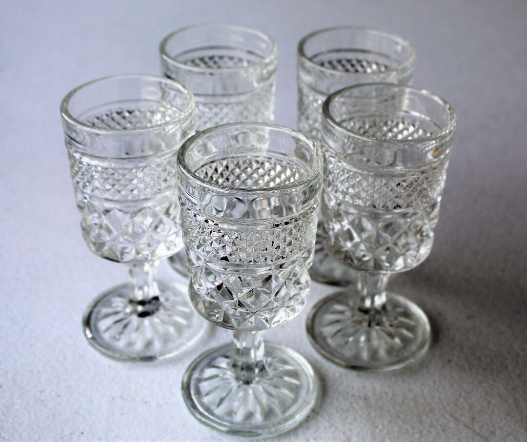 Anchor Hocking Wexford Set of 5 Wine Glasses - Etsy