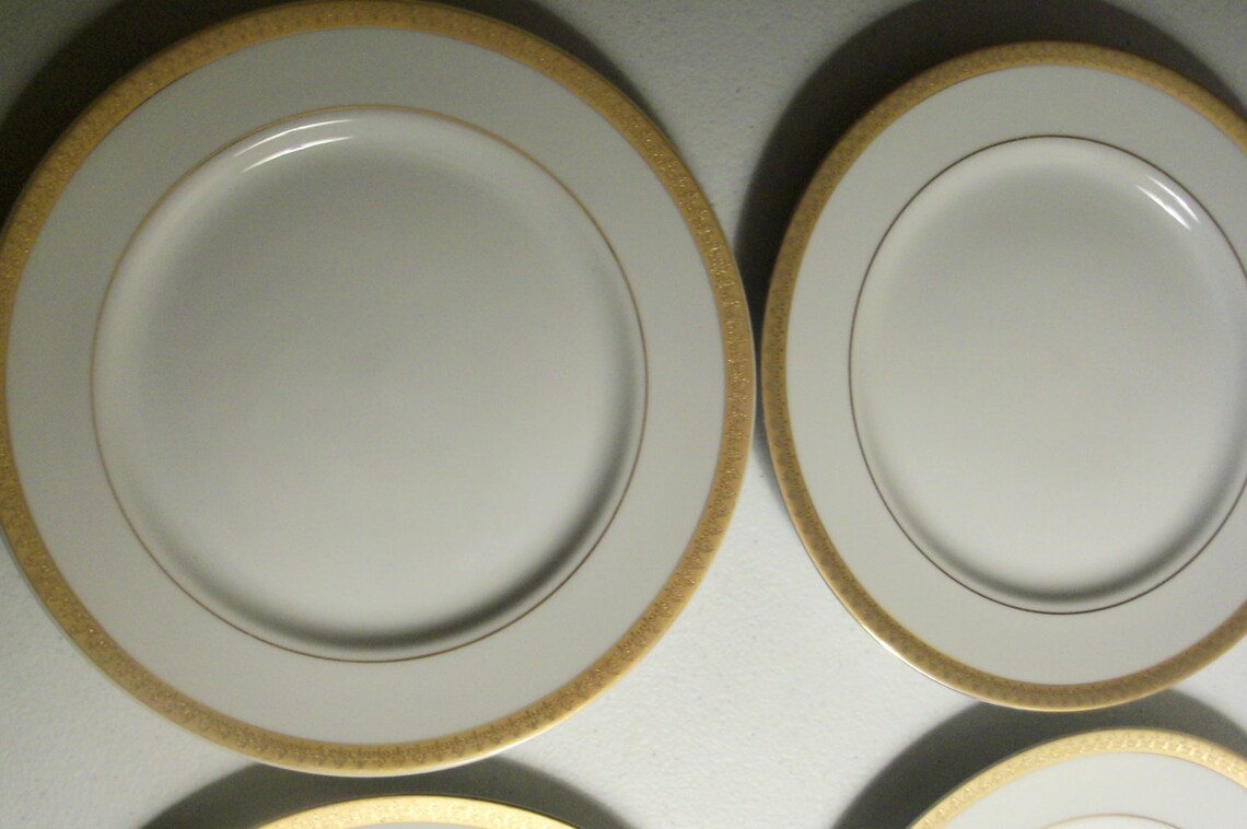 Gabbay Queen Victoria Set Of Four Dinner Plates | Etsy