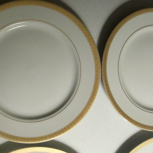 Gabbay Queen Victoria Set of Four Dinner Plates - Etsy