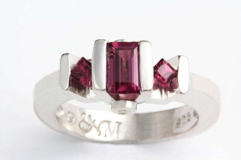 Raspberry Rhodolite Garnet Ring, Classic Ring, Elegant Jewelry, 3 Stone ...