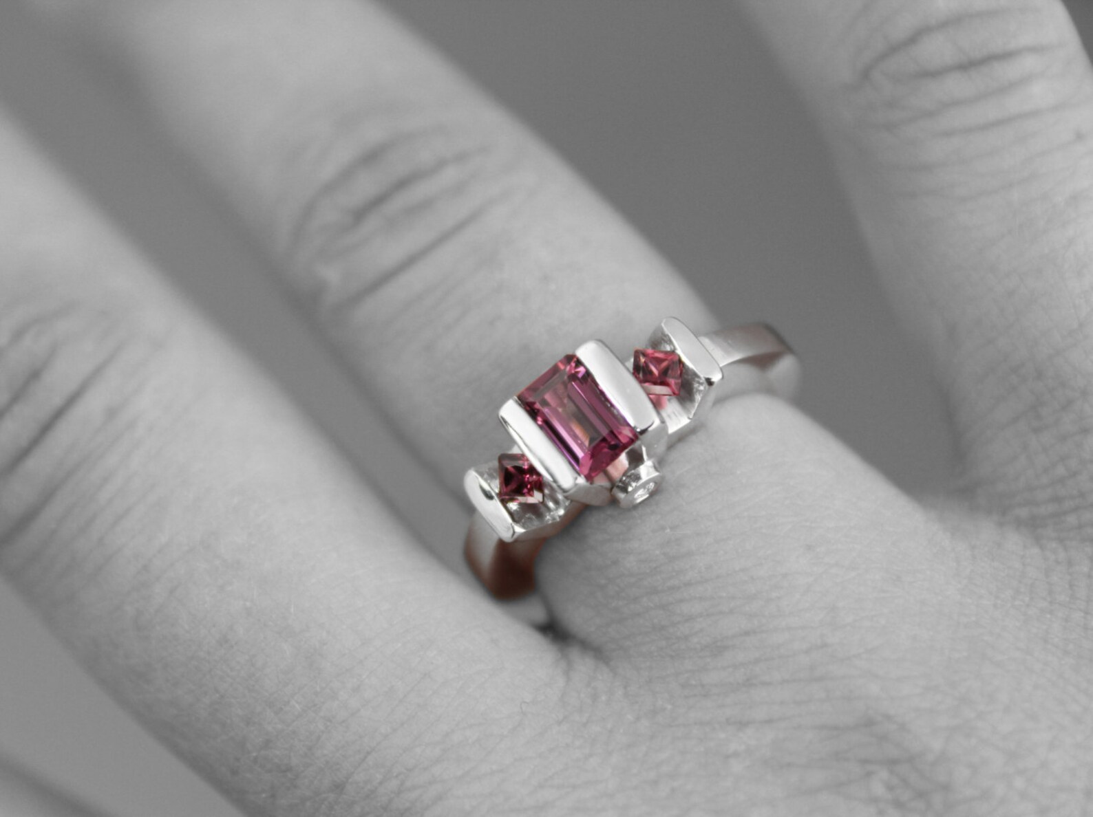 Raspberry Rhodolite Garnet Ring, Classic Ring, Elegant Jewelry, 3 Stone ...