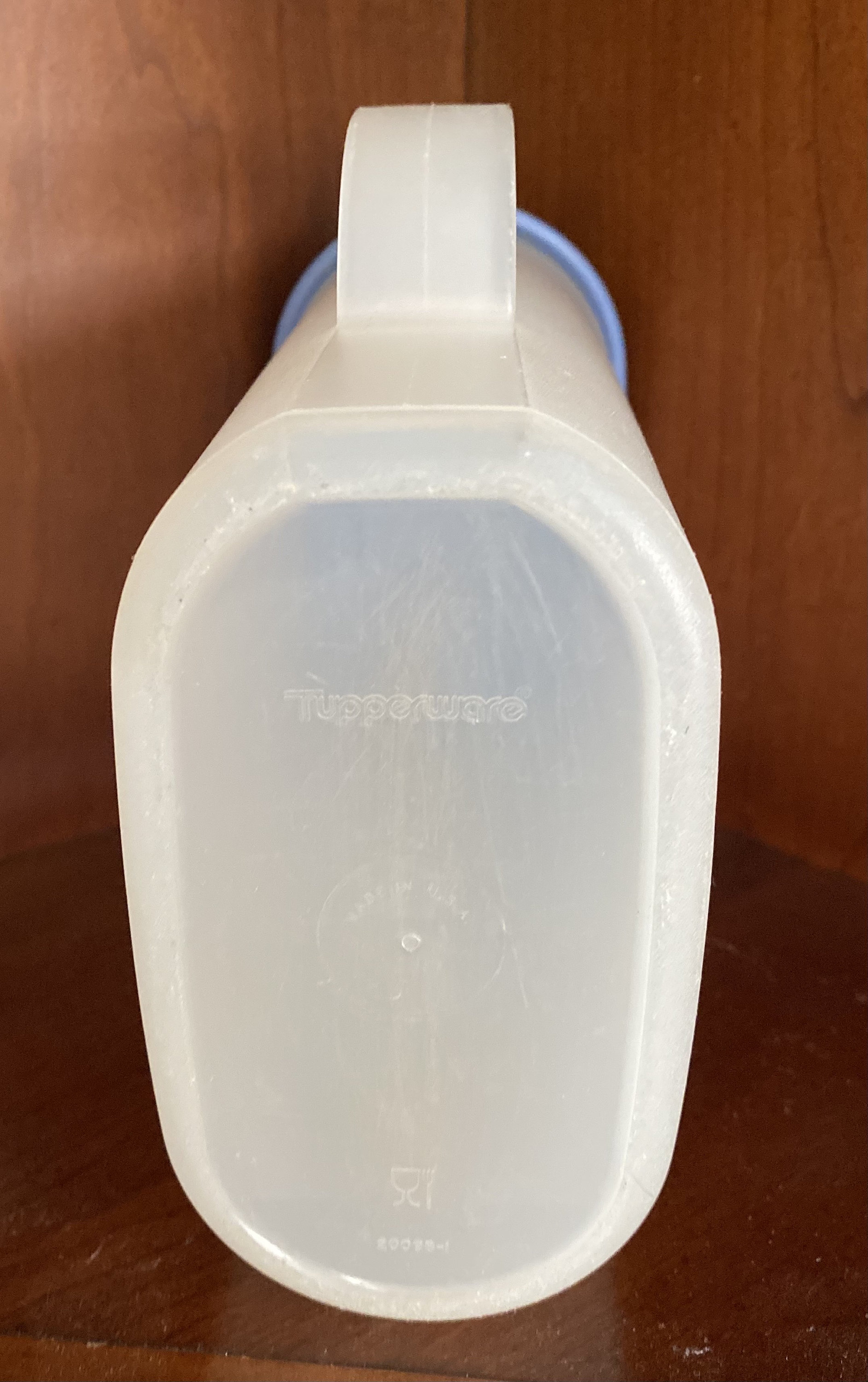 Tupperware One and a Half Quart Vintage Pitcher With Blue Lid/ready to ...