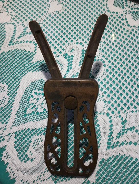 Antique Victorian 1800s Ornate Cast Iron Boot Jack Hi… - Gem