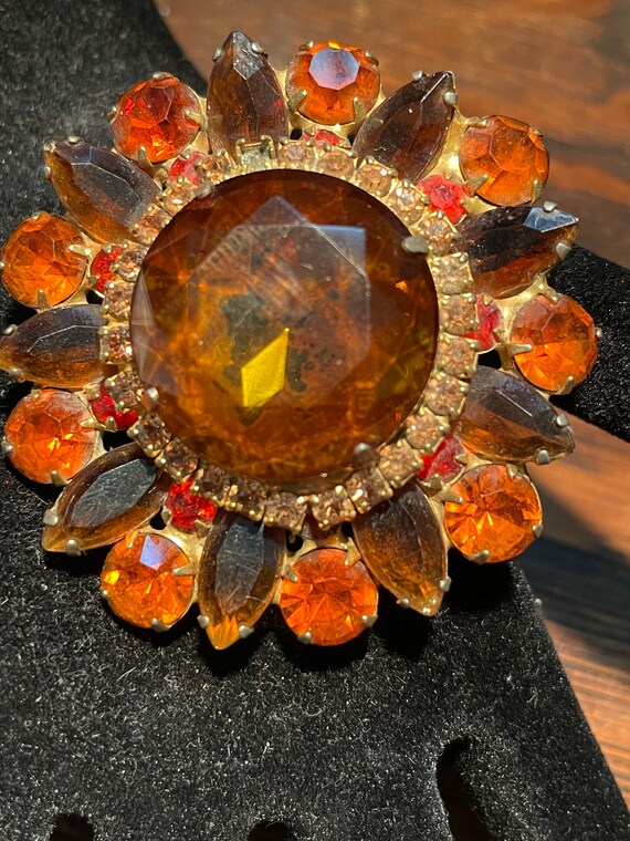 1950s brooch of faux amber, topaz,and citrine color s… - Gem