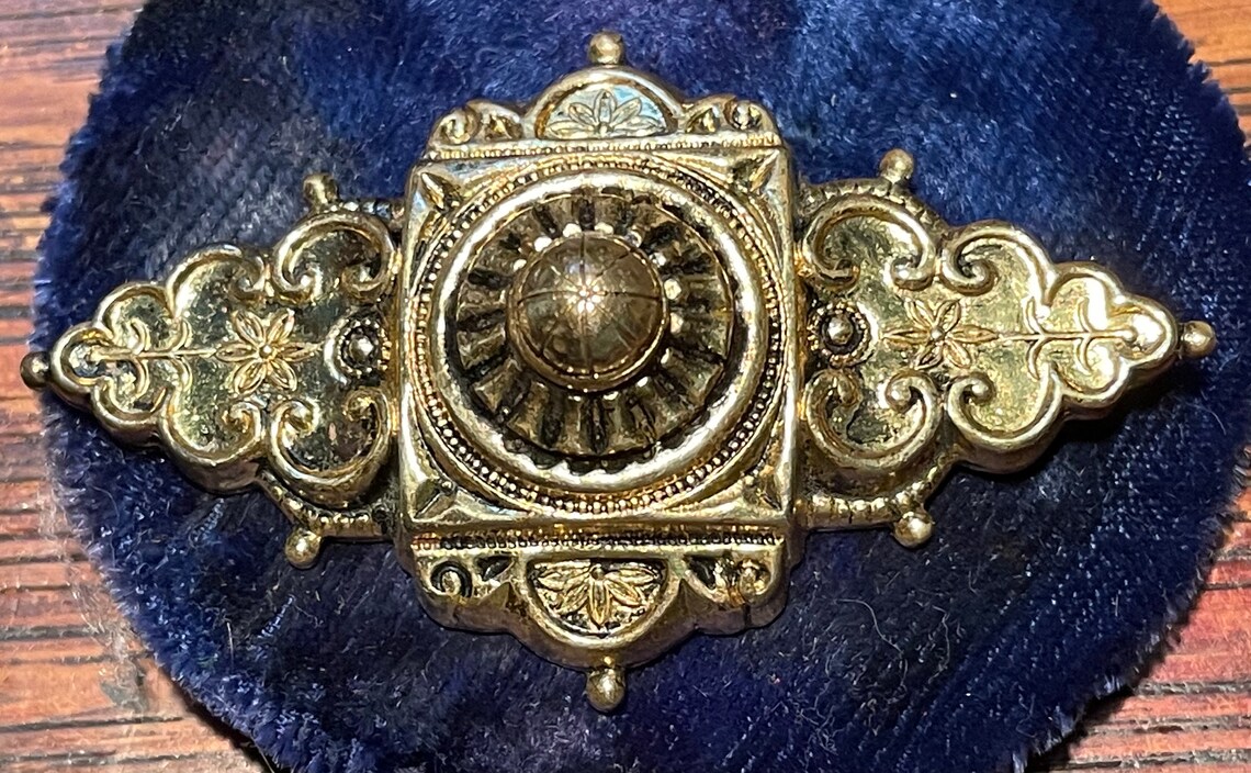 Victorian Resurgence Pinchbeck Style Brooch Circa 1930s - Etsy
