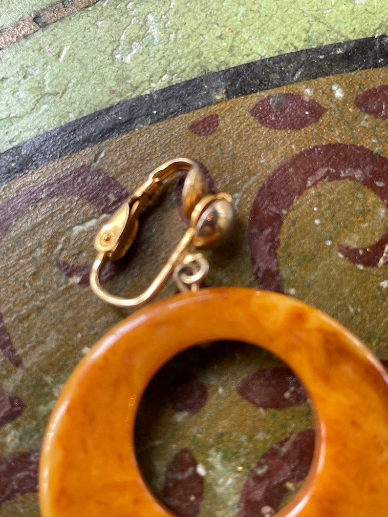 Bakelite 1960s Mod Mottled Butterscotch Clip on Hoop Earrings - Etsy