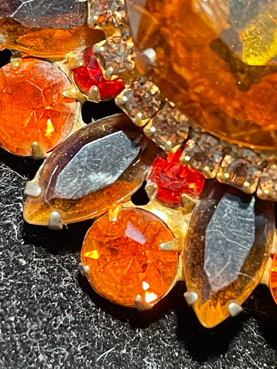 1950s brooch of faux amber, topaz,and citrine color s… - Gem