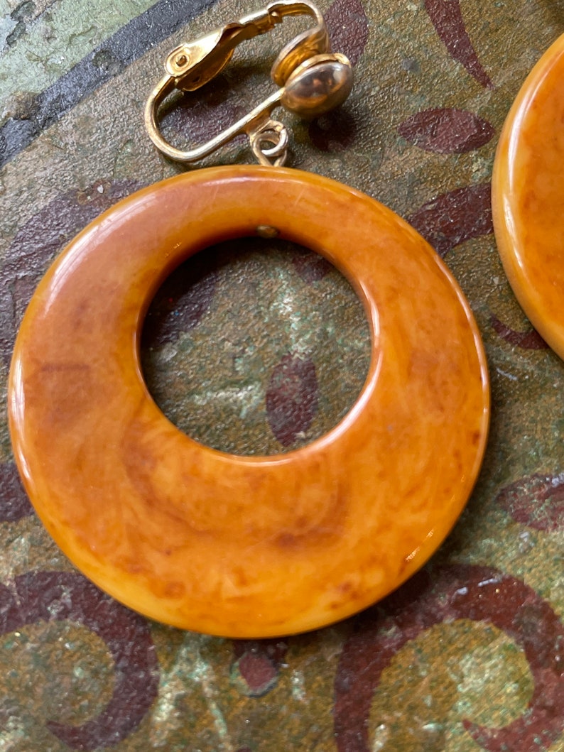 Bakelite 1960s Mod Mottled Butterscotch Clip on Hoop Earrings - Etsy