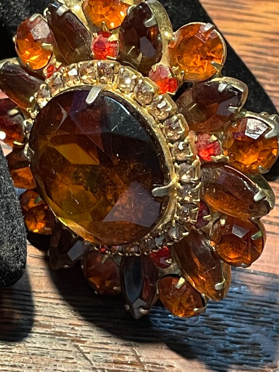 1950s brooch of faux amber, topaz,and citrine color s… - Gem