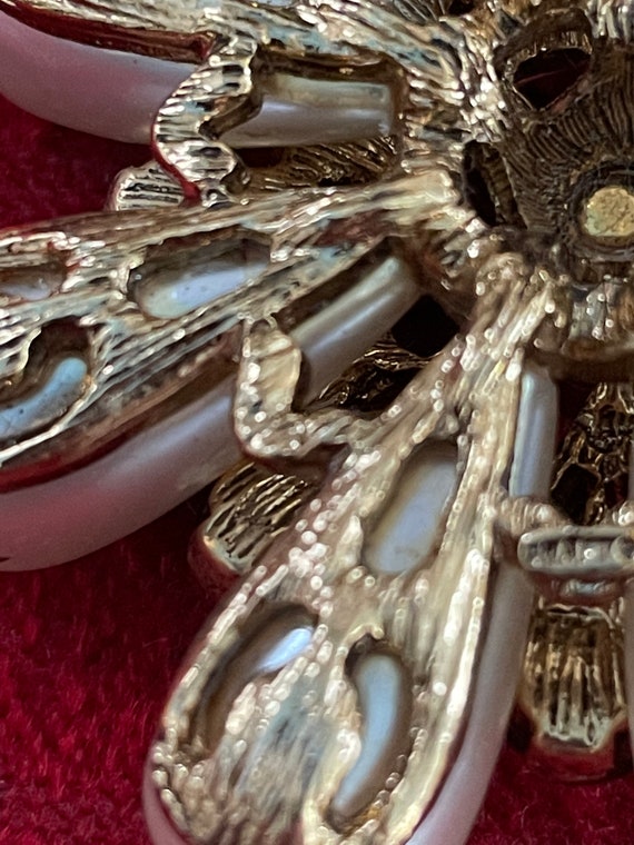 Craft signed brooch in pearls, rhinestones,and jet bl… - Gem
