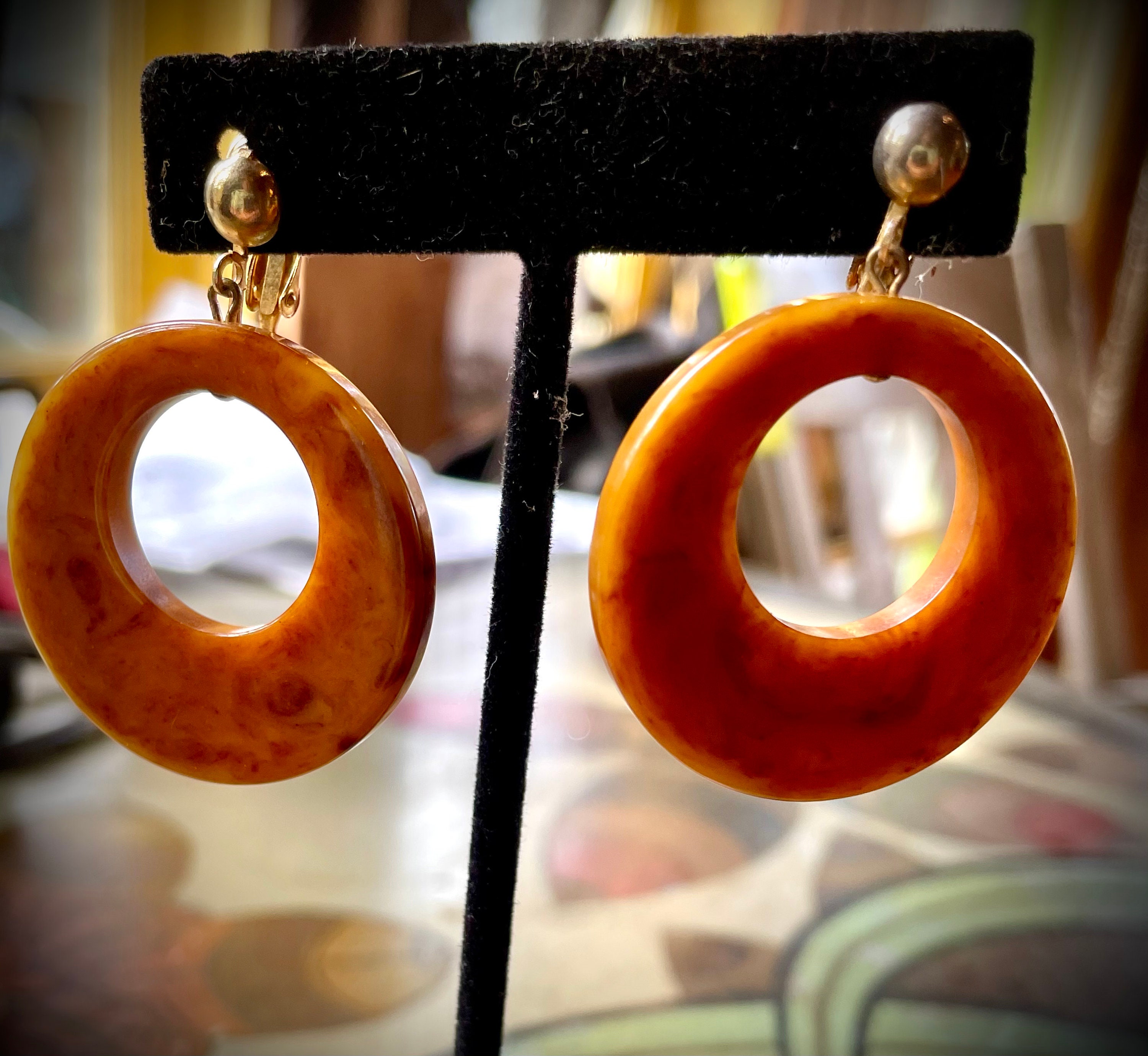 Bakelite 1960s Mod Mottled Butterscotch Clip on Hoop Earrings - Etsy