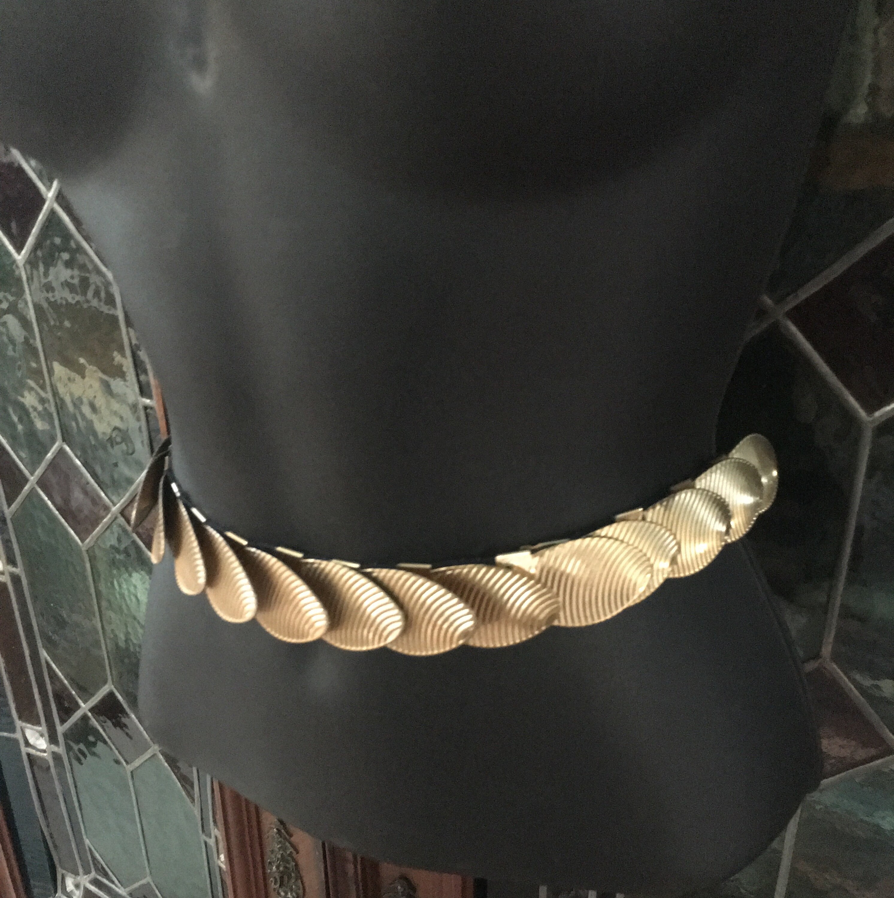 Expandable metal snake scale beltcirca 1970 in gold color | Etsy