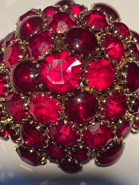 Red high dome brooch possibly Juliana with cabochons … - Gem