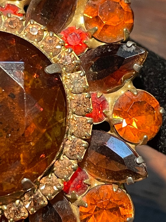 1950s brooch of faux amber, topaz,and citrine color s… - Gem