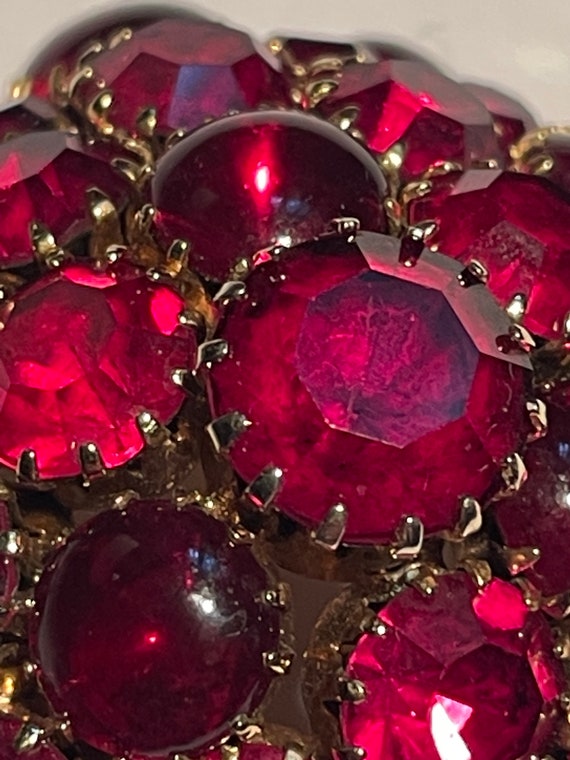 Red high dome brooch possibly Juliana with cabochons … - Gem
