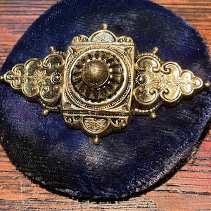 Victorian Resurgence Pinchbeck Style Brooch Circa 1930s - Etsy
