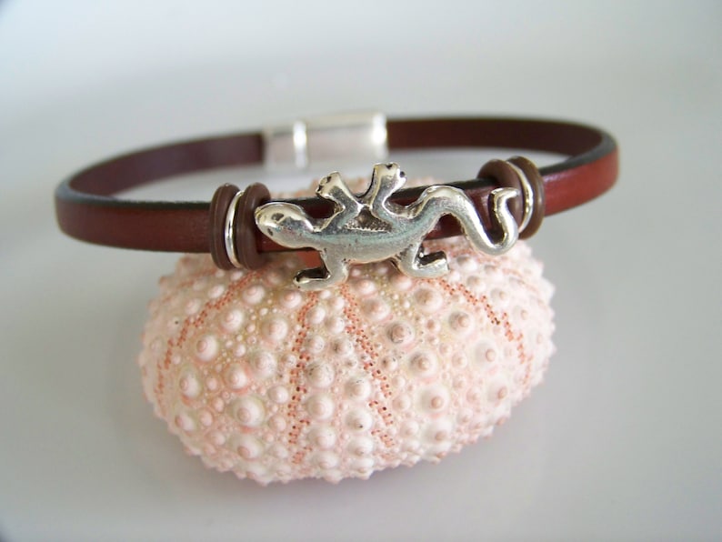 Brown Leather Gecko Focal Bracelet Item R6224 | Etsy