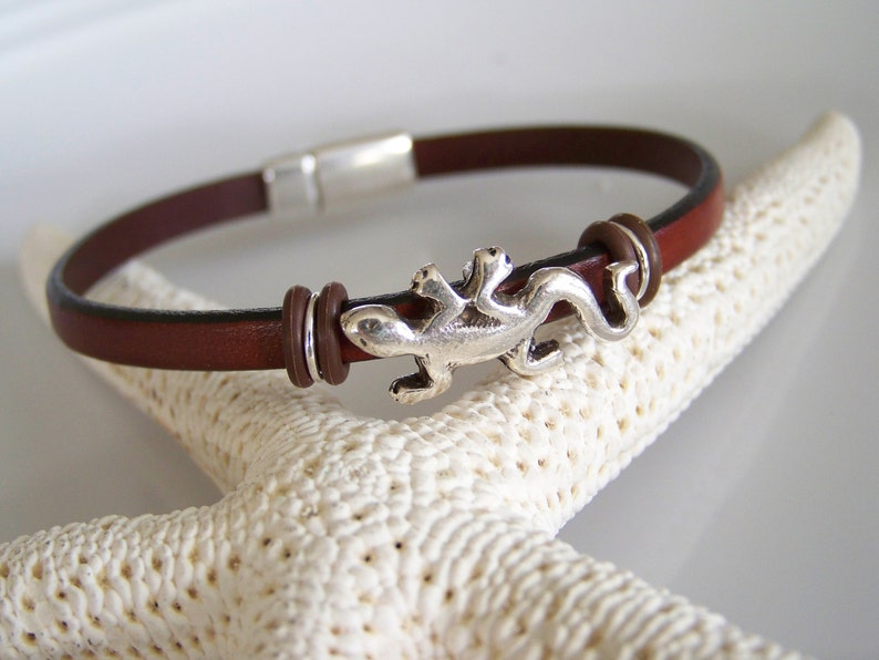 Brown Leather Gecko Focal Bracelet Item R6224 | Etsy