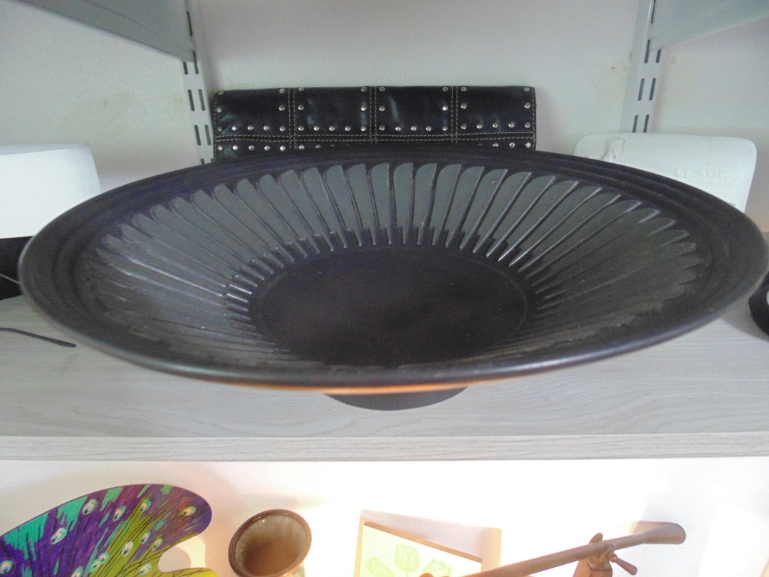 Haeger Black Matted Finish Charcoal Color With Sculpture Inside Design ...