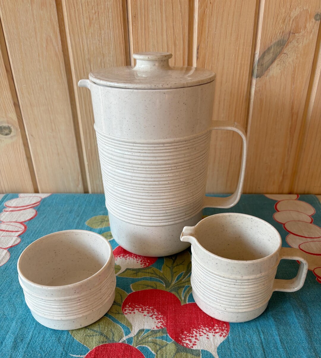Vintage Rubbermaid Melamine Pitcher Set: Ribbed Cream & Sugar, Speckled ...