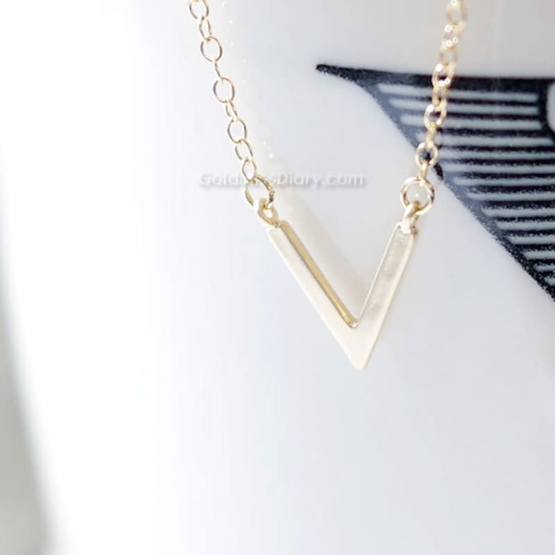 V Necklace - Etsy