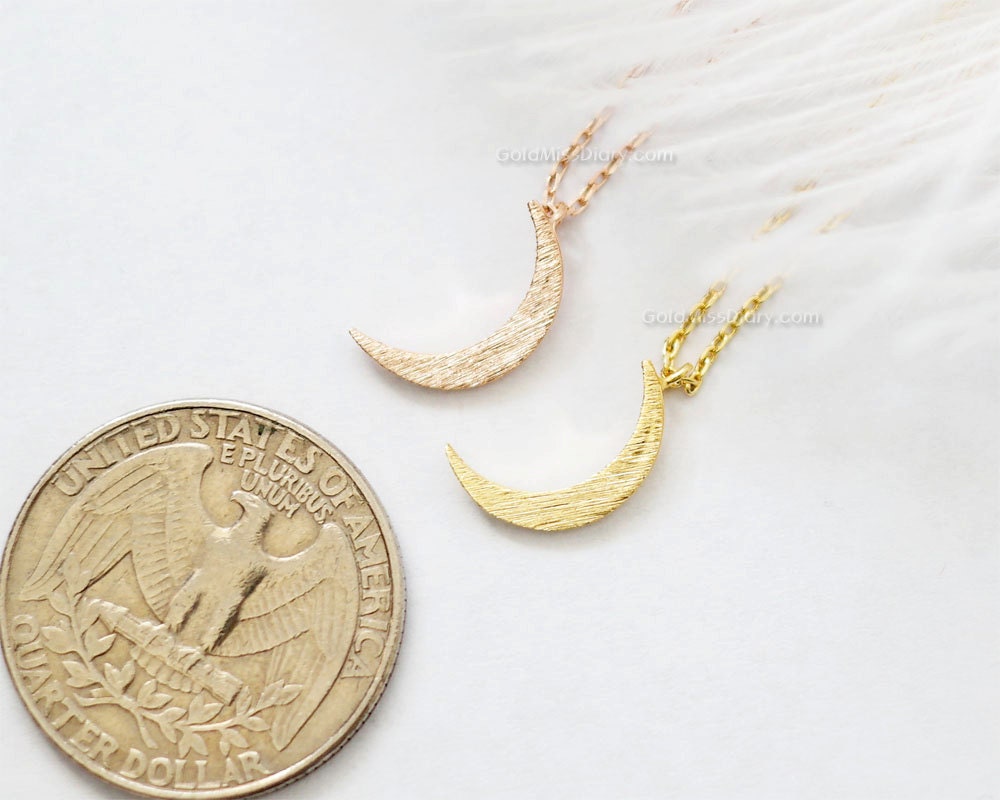 Tiny Crescent Moon Necklace in Gold Tiny Moon Necklace | Etsy