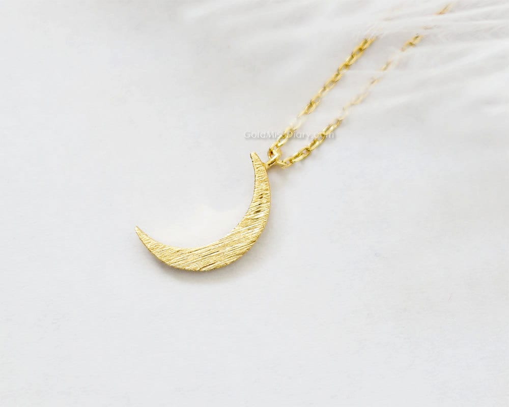 Tiny Crescent Moon Necklace in Gold Tiny Moon Necklace | Etsy