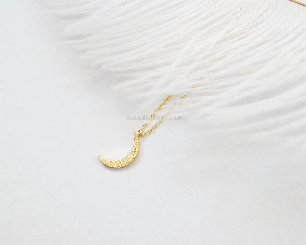 Tiny Crescent Moon Necklace in Gold Tiny Moon Necklace | Etsy