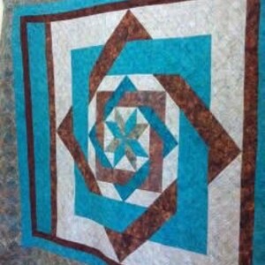Labyrinth Quilt - Etsy