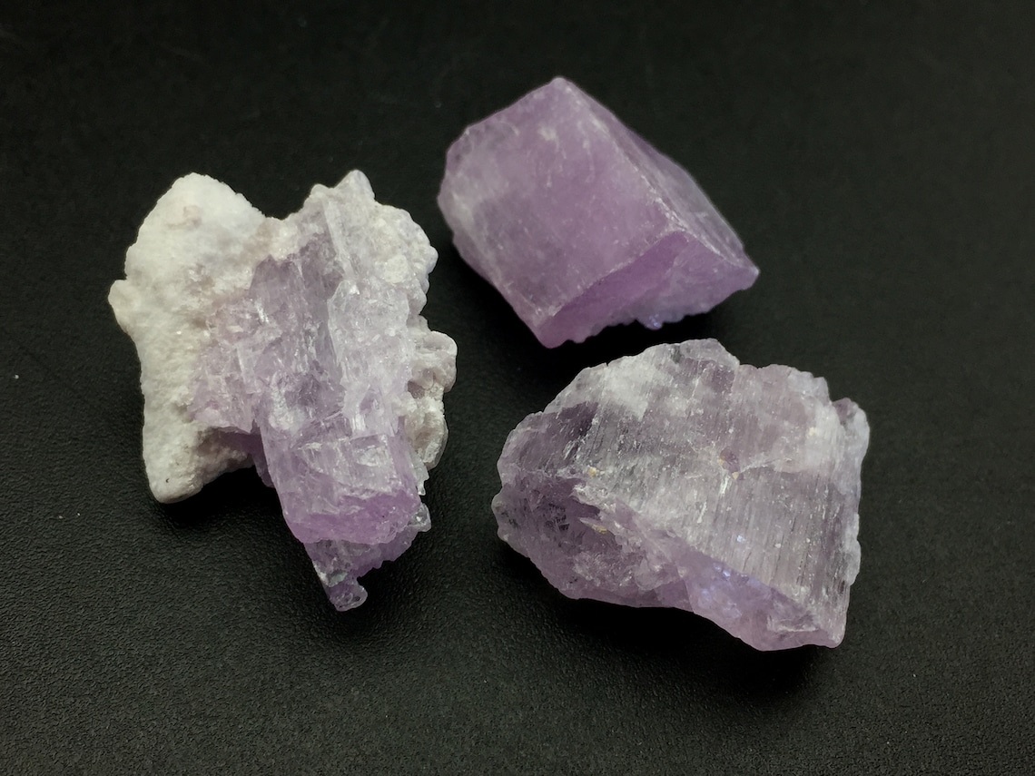 3 Raw Kunzite Crystals 28 Grams PURPLE Kunzite Crystal Rough | Etsy