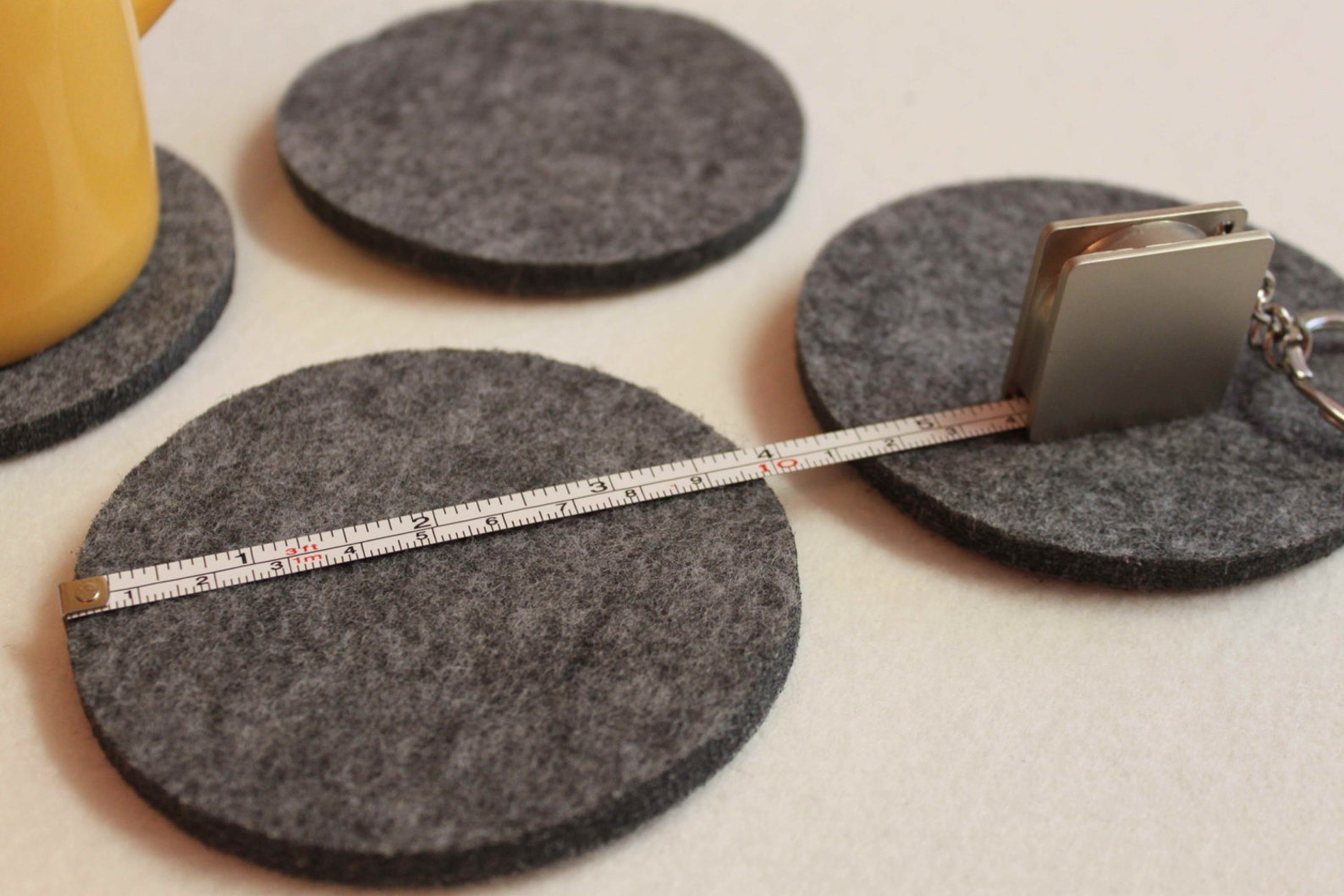 Felt Coaster Simple Shape Circle or Quadrat Set of 4 NEW Thicker 5 Mm ...