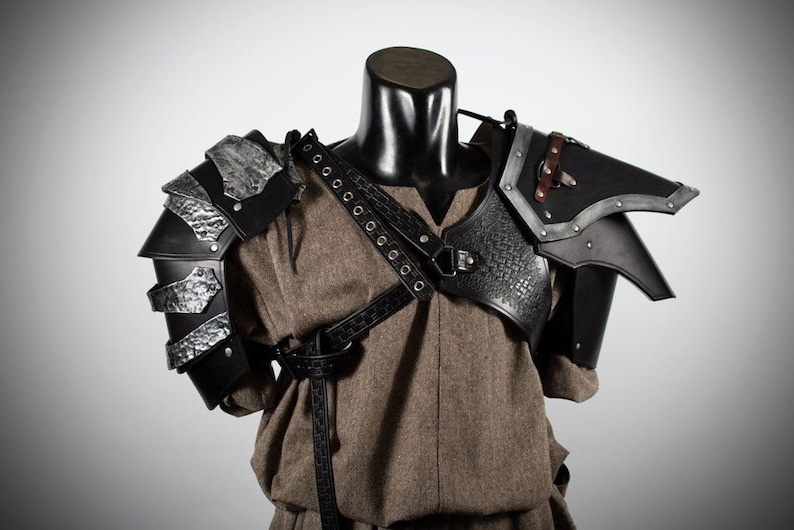 Barbarian Pauldron Viking pauldron Orco Pauldron leather | Etsy