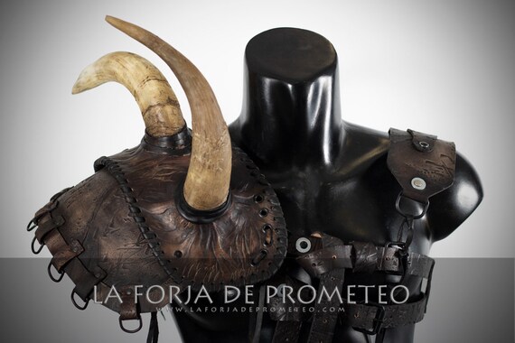 Barbarian Pauldron Viking Pauldron Orco Pauldron Leather - Etsy