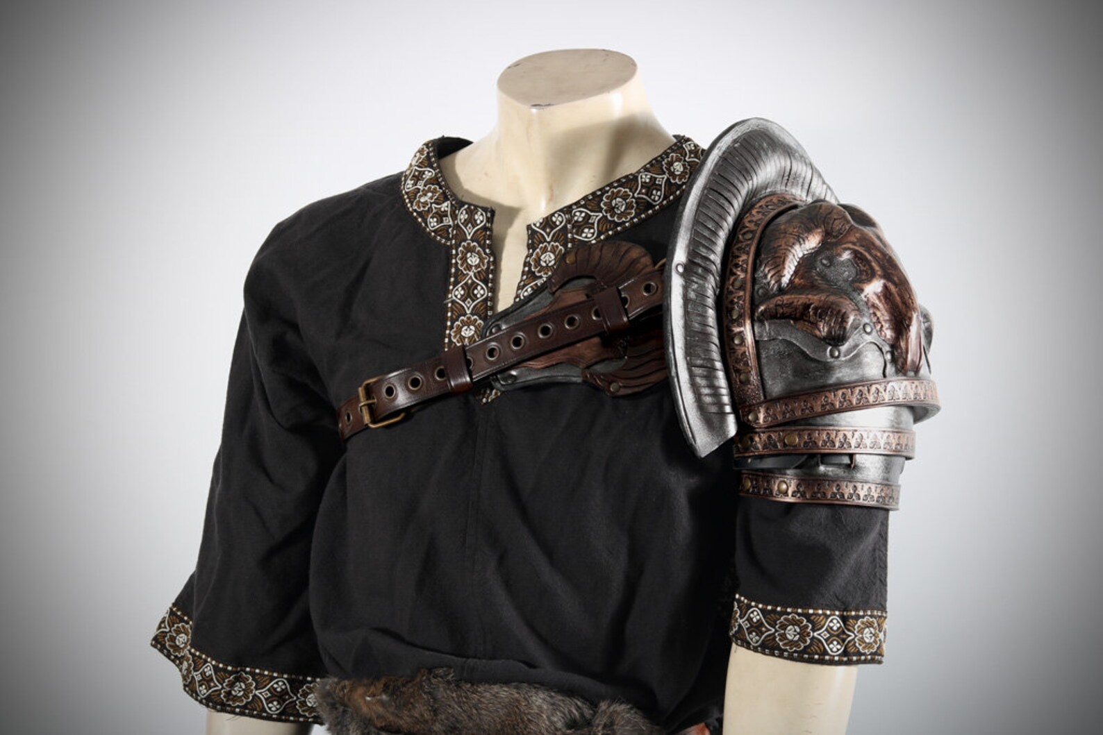 Skull Shoulder Pad Skull Pauldron Viking pauldron leather | Etsy