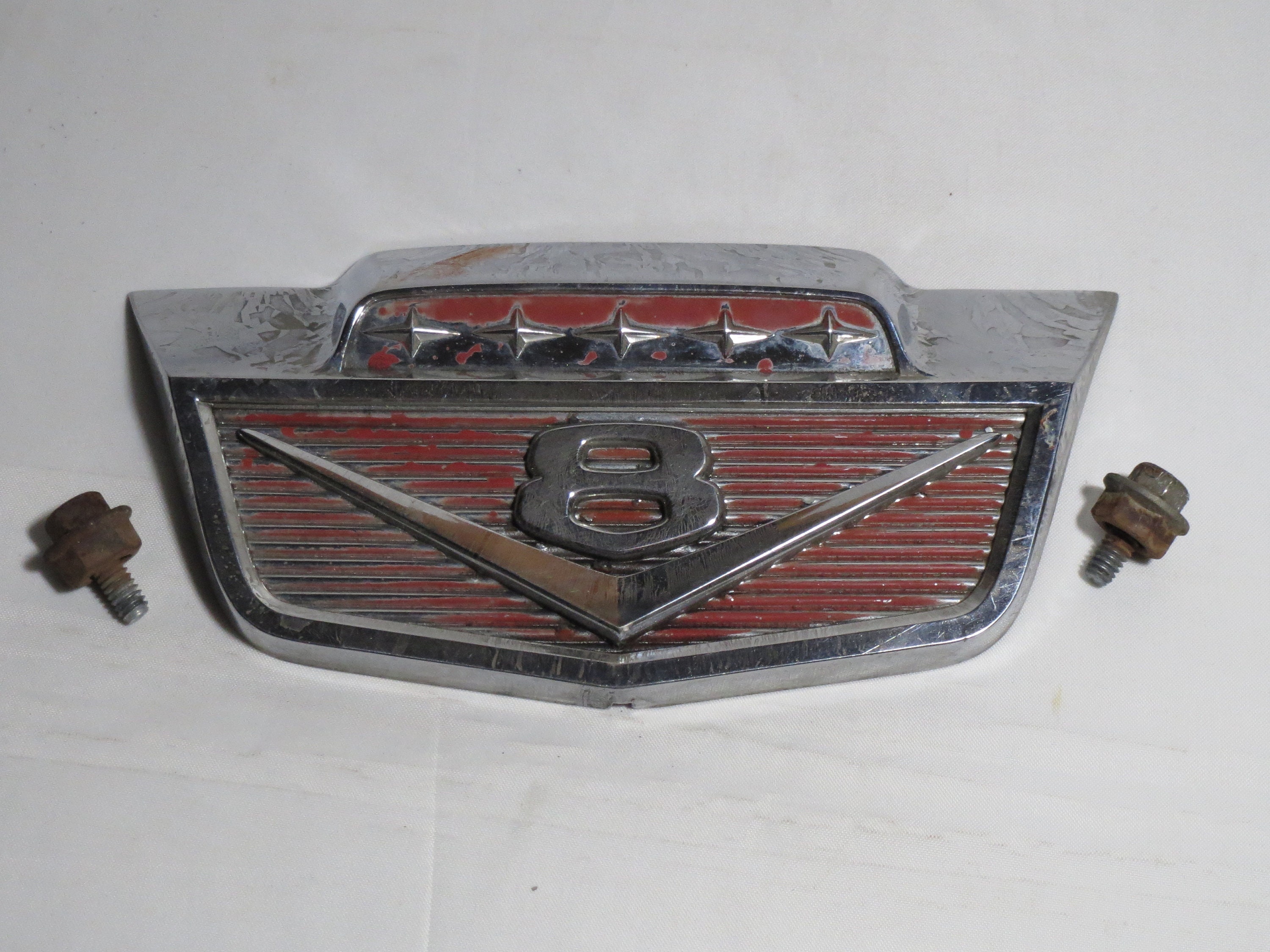 V8 Badge Clipart