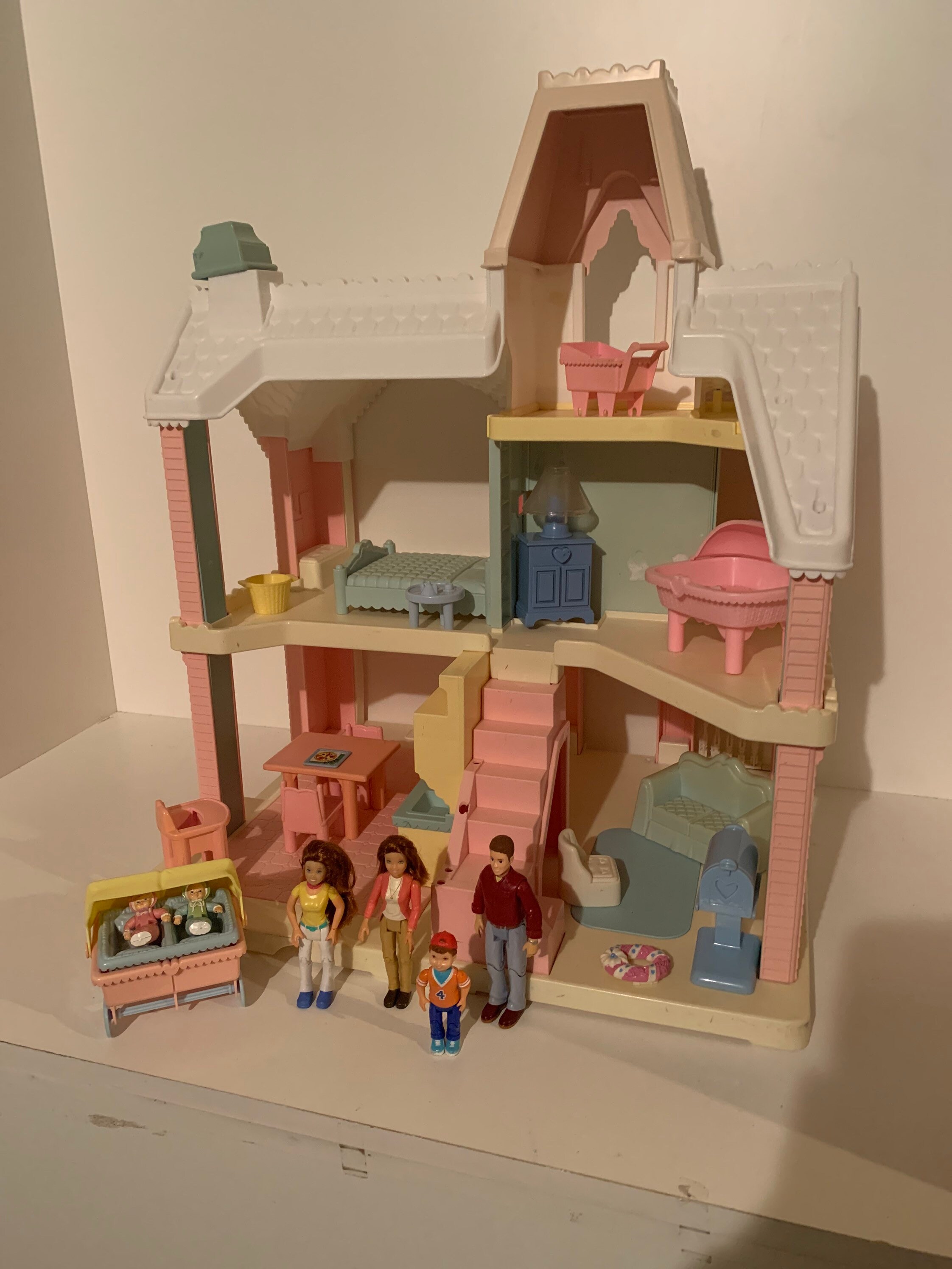 Vintage shop highest playskool dollhouse